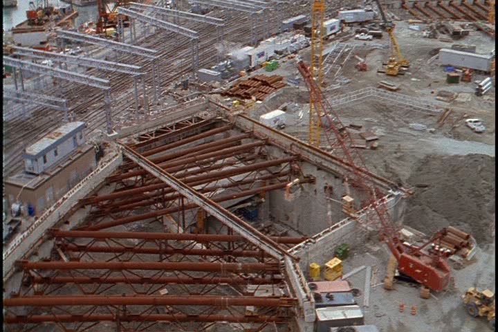 BOSTON - NOVEMBER 17, 1999: WS Crane Lowers Empty Bucket Into Big Dig ...